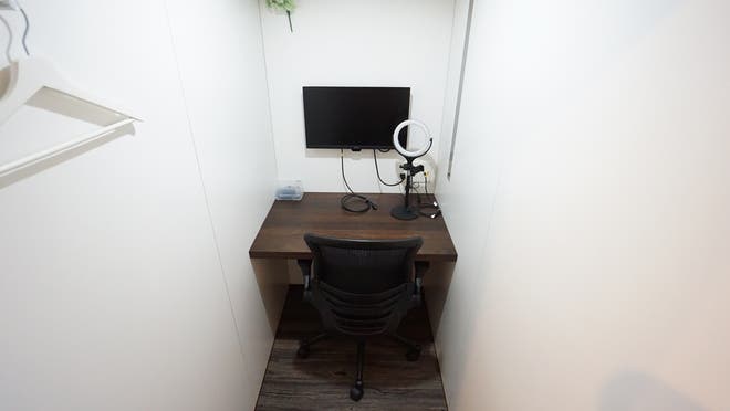 <cocony武蔵小杉 北口店No.8>武蔵小杉駅徒歩2分🚃1人用個室🚪光回線Wi-Fi📶モニター🖥電源🔌⚡️テレワーク/面接の写真4