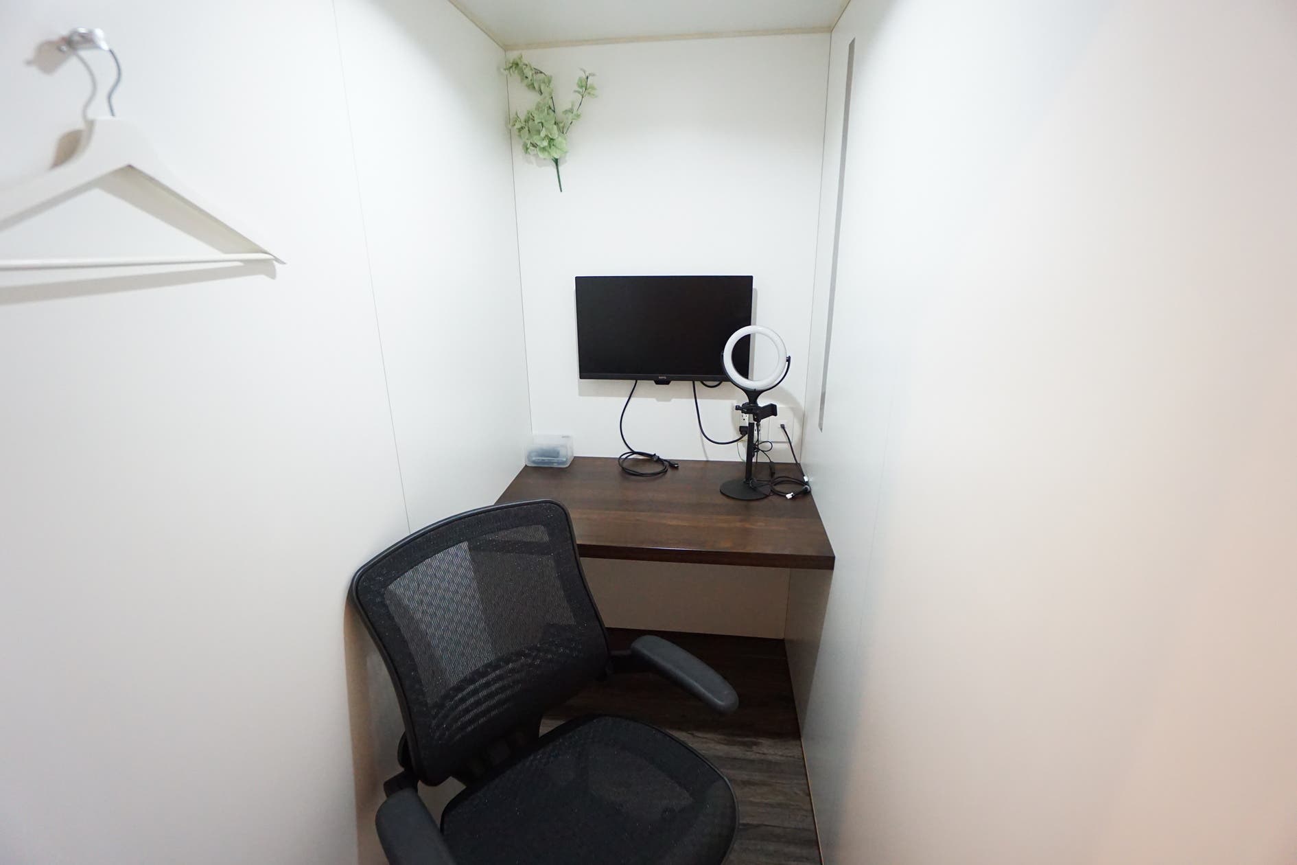 ＜cocony武蔵小杉 北口店No.7＞武蔵小杉駅徒歩2分🚃1人用個室🚪光回線Wi-Fi📶モニター🖥電源🔌⚡️テレワーク/面接の写真1