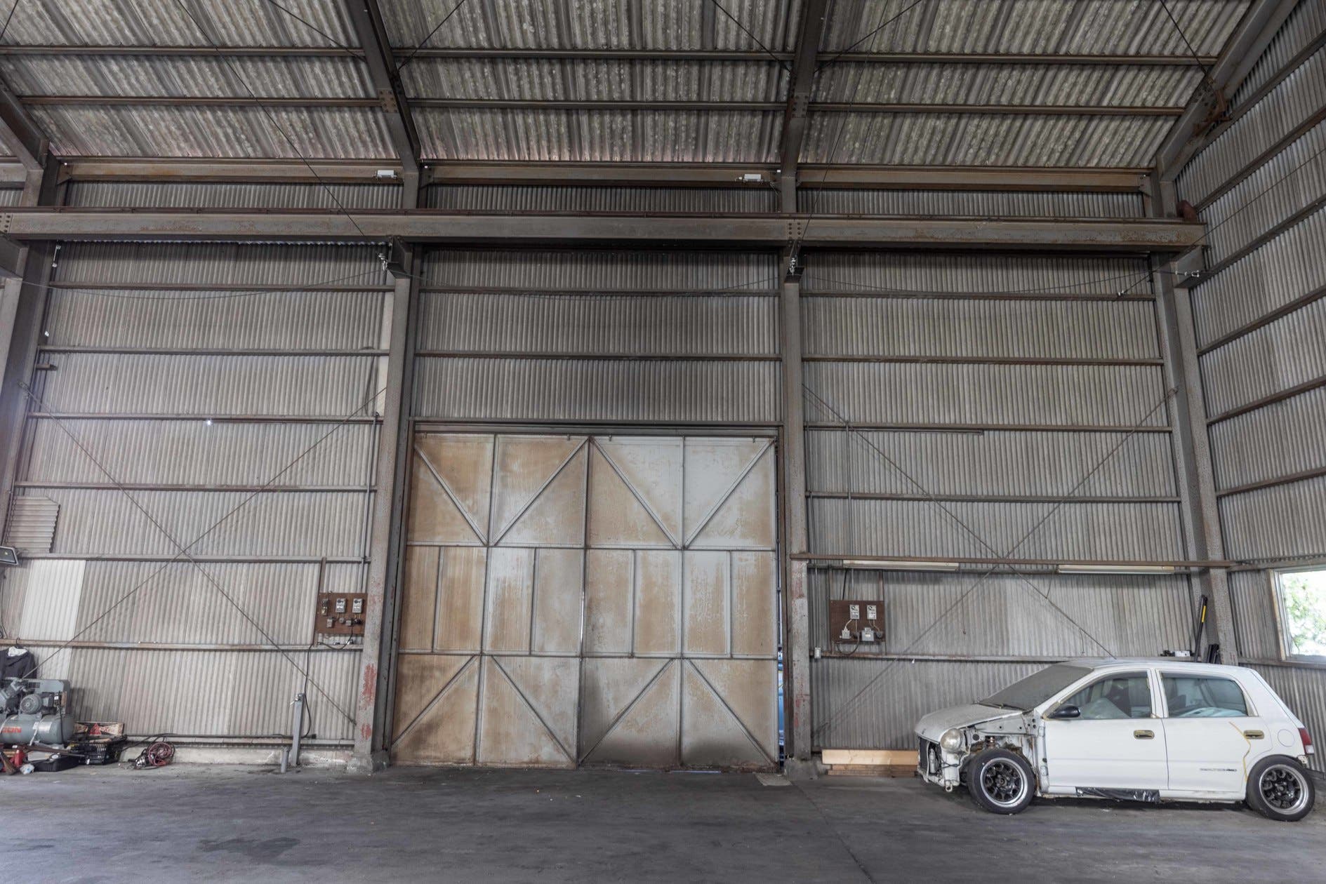 300㎡の巨大倉庫で撮影はいかがですか？の写真5