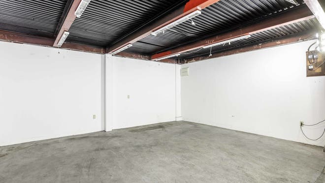 300㎡の巨大倉庫で撮影はいかがですか?の写真6