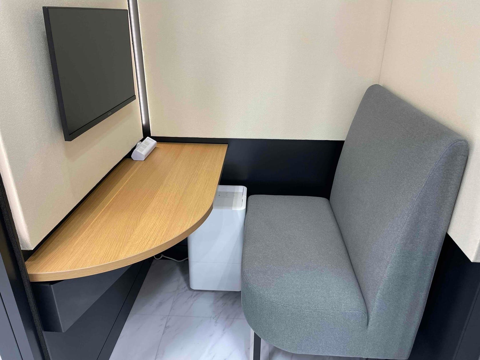 ☆テレワークブース松山空港BＯＯＴＨ３（冷房付き）☆１階到着ロビーのジェットスターカウンター横！！の写真8