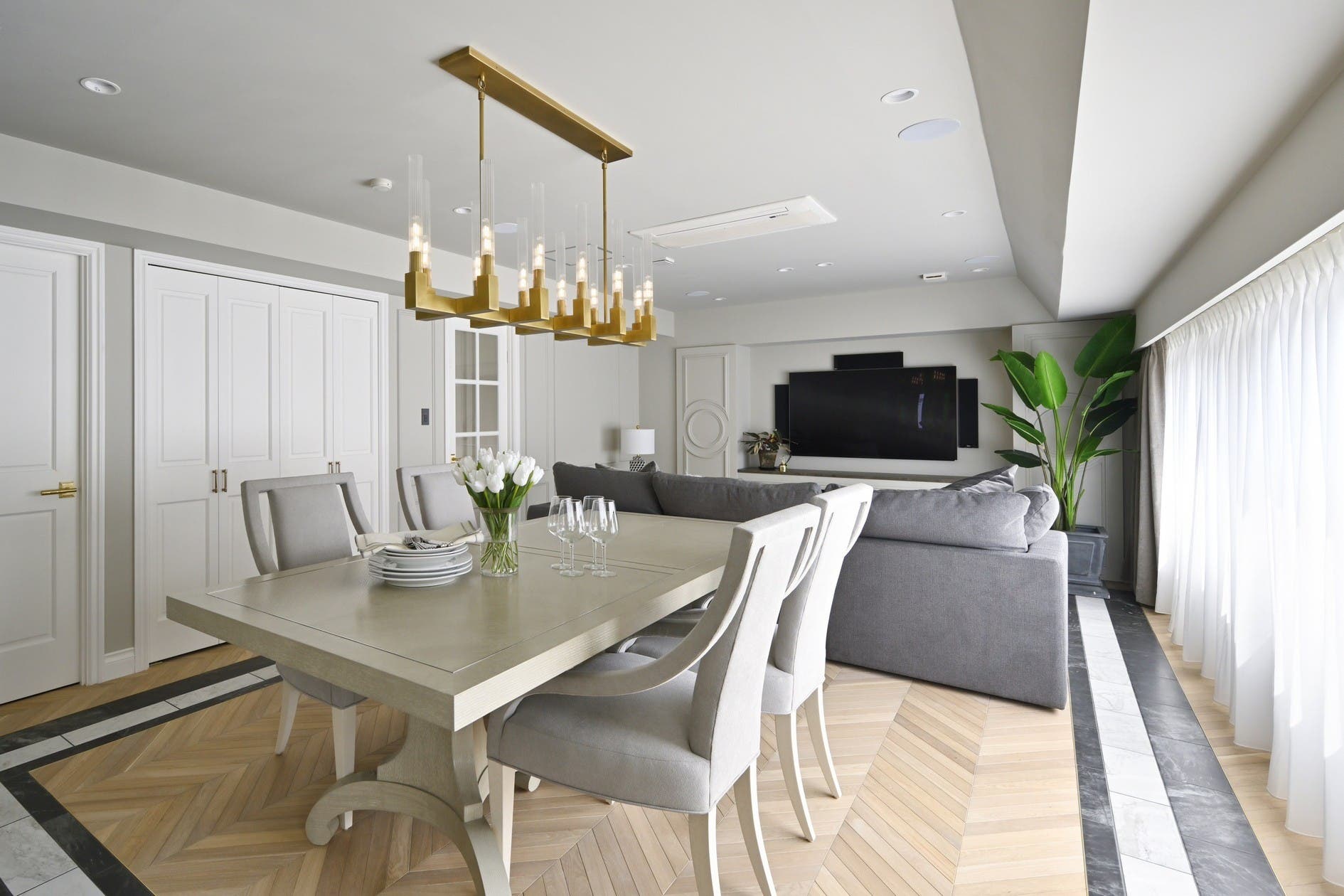 南側/自然光◎/モダンクラシック/海外風/ヘリンボーン/大理石/キッチン／ハウススタジオの写真10