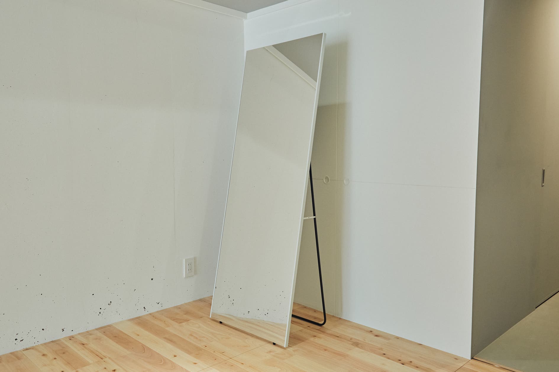 ✨期間限定✨フリーマーケット利用はゴミ捨て無料！｜洗練されたハウススタジオ.ﾟ･*自然光有。シンプルな内装🌱原宿/渋谷/神南の写真6