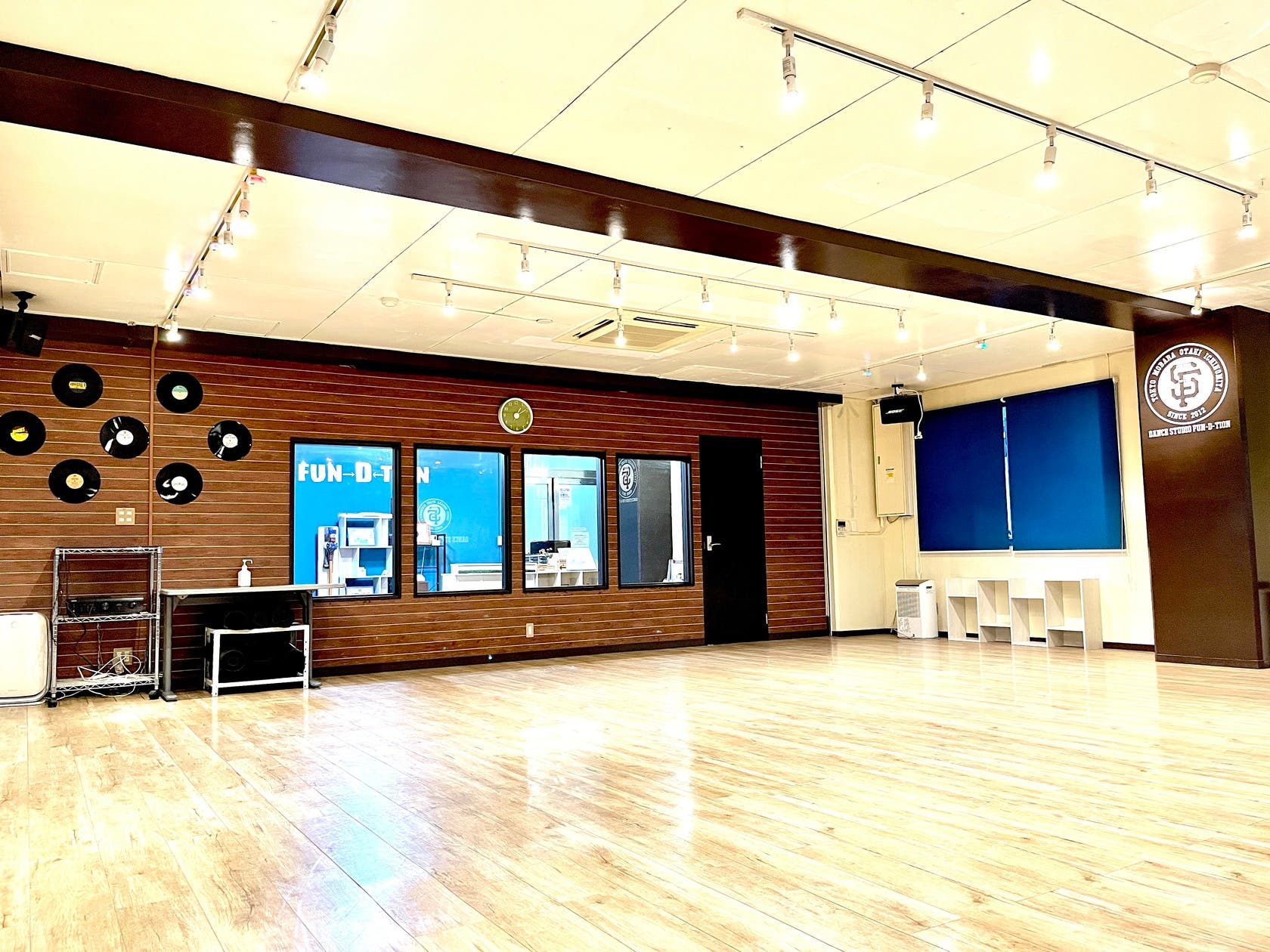 【東中野駅徒歩5分】20名まで入れるダンススタジオ/Wi-Fi有/見学ブース付/ダンス・ヨガ・演劇芝居・ベビーマッサージなどの写真3