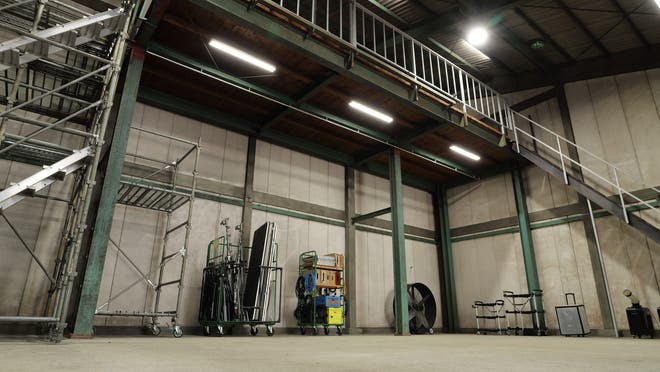 火・水使用OK/天井高20mの巨大倉庫スペース/豊富な機材/太陽光も十分、遮光も可能の写真1