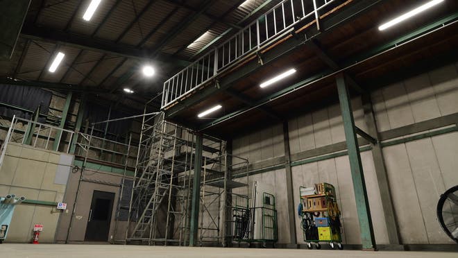 火・水使用OK/天井高20mの巨大倉庫スペース/豊富な機材/太陽光も十分、遮光も可能の写真2