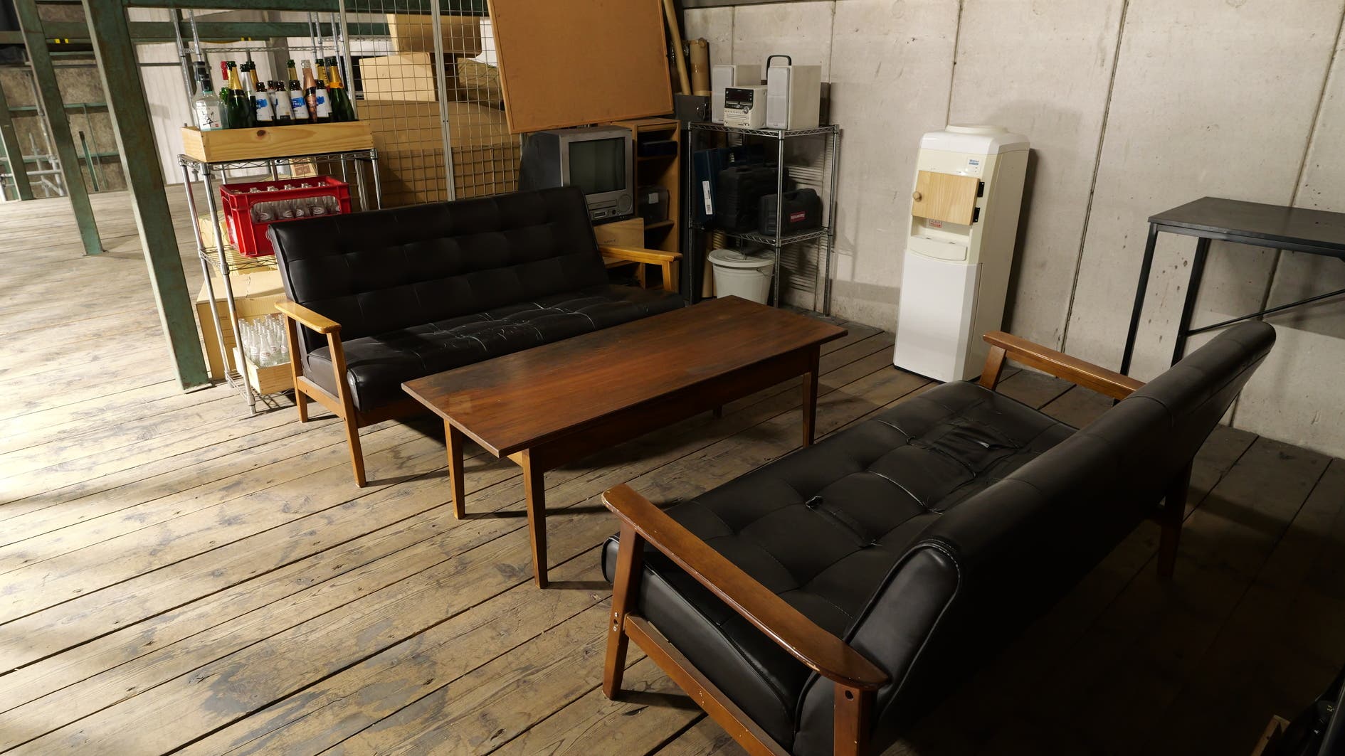 火・水使用OK/天井高20mの巨大倉庫スペース/豊富な機材/太陽光も十分、遮光も可能の写真8