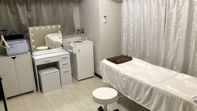 駅近・矢場町駅1番出口徒歩1分!完全個室のレンタルサロン☆有人管理なので安心の写真1