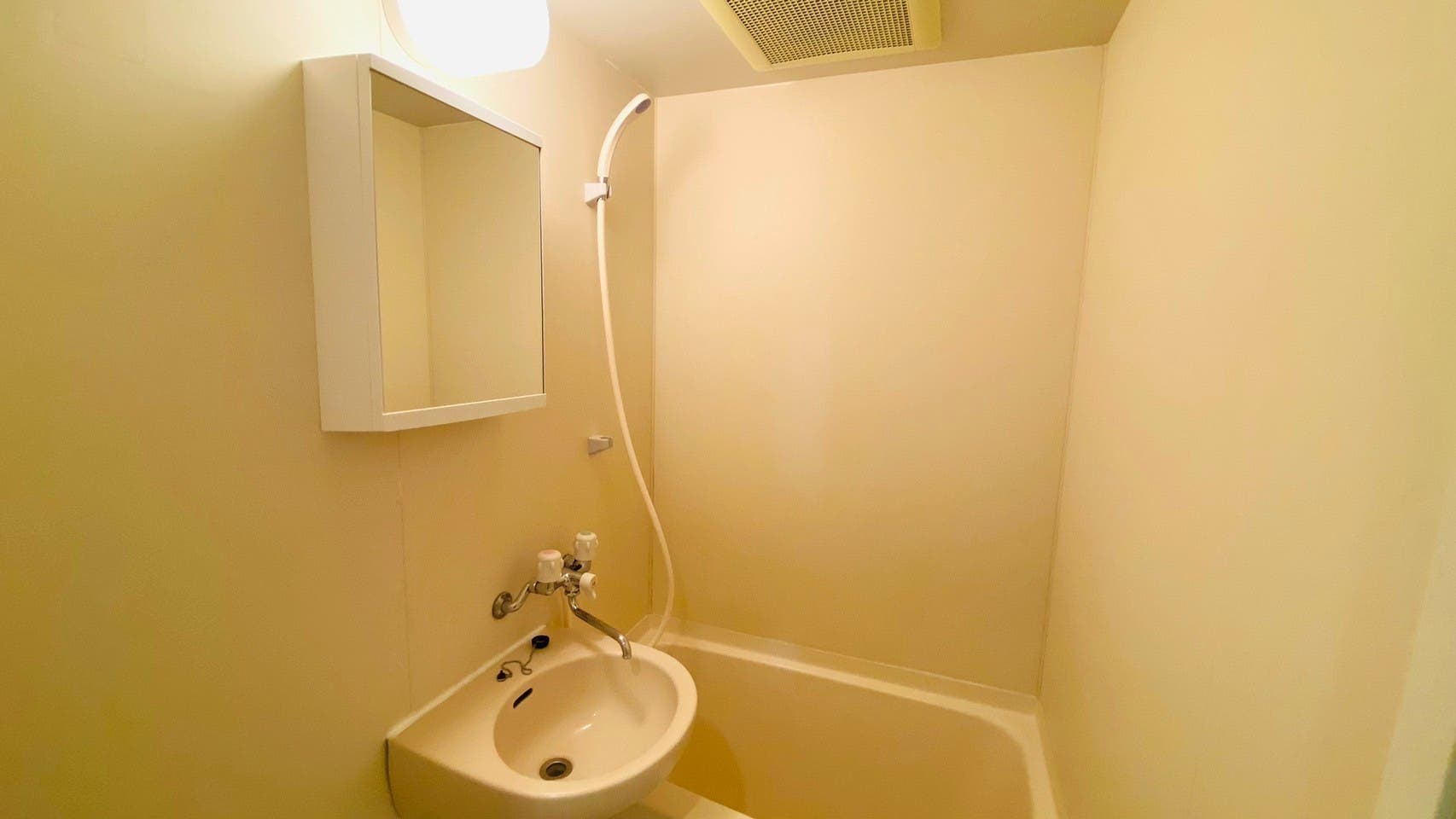 ③浴室（お風呂・シャワー）のご利用※タオル類は置いてありませんのでお近くでお買い求めくださいの画像1