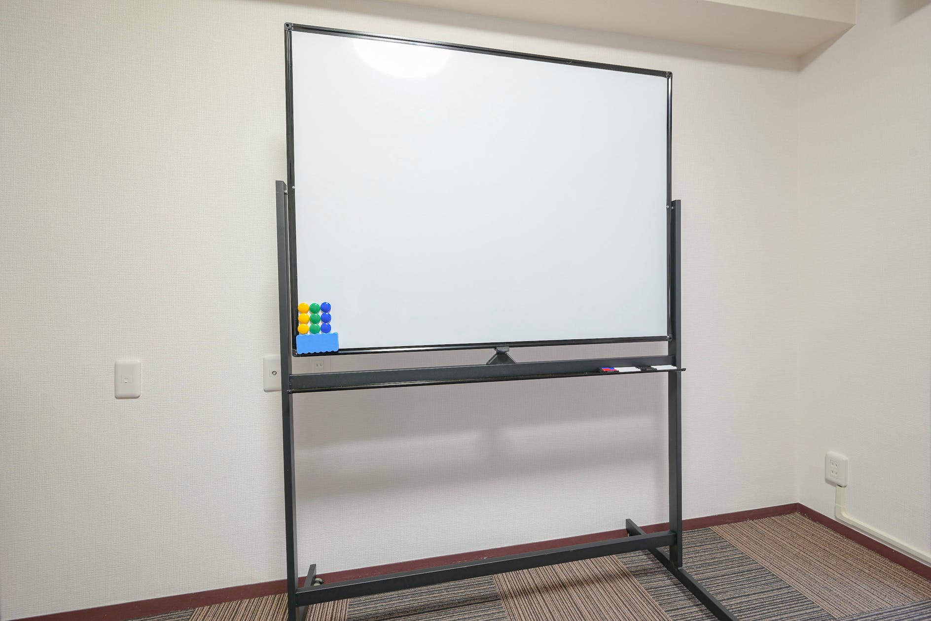 【駅近/スマイリー会議室】名古屋駅 徒歩3分/最大12名/Wi-Fi/セミナー/ミーティング/Web会議/モニター/ボードゲームの写真12