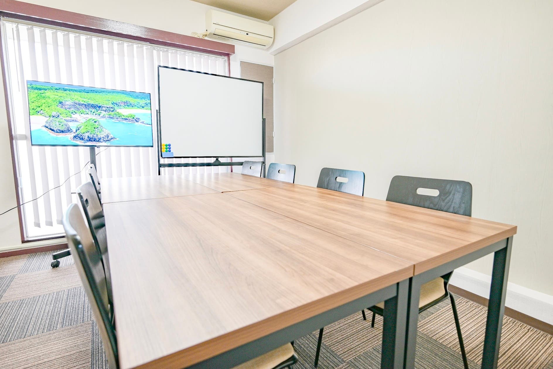 【駅近/スマイリー会議室】名古屋駅 徒歩3分/最大12名/Wi-Fi/セミナー/ミーティング/Web会議/モニター/ボードゲームの写真6