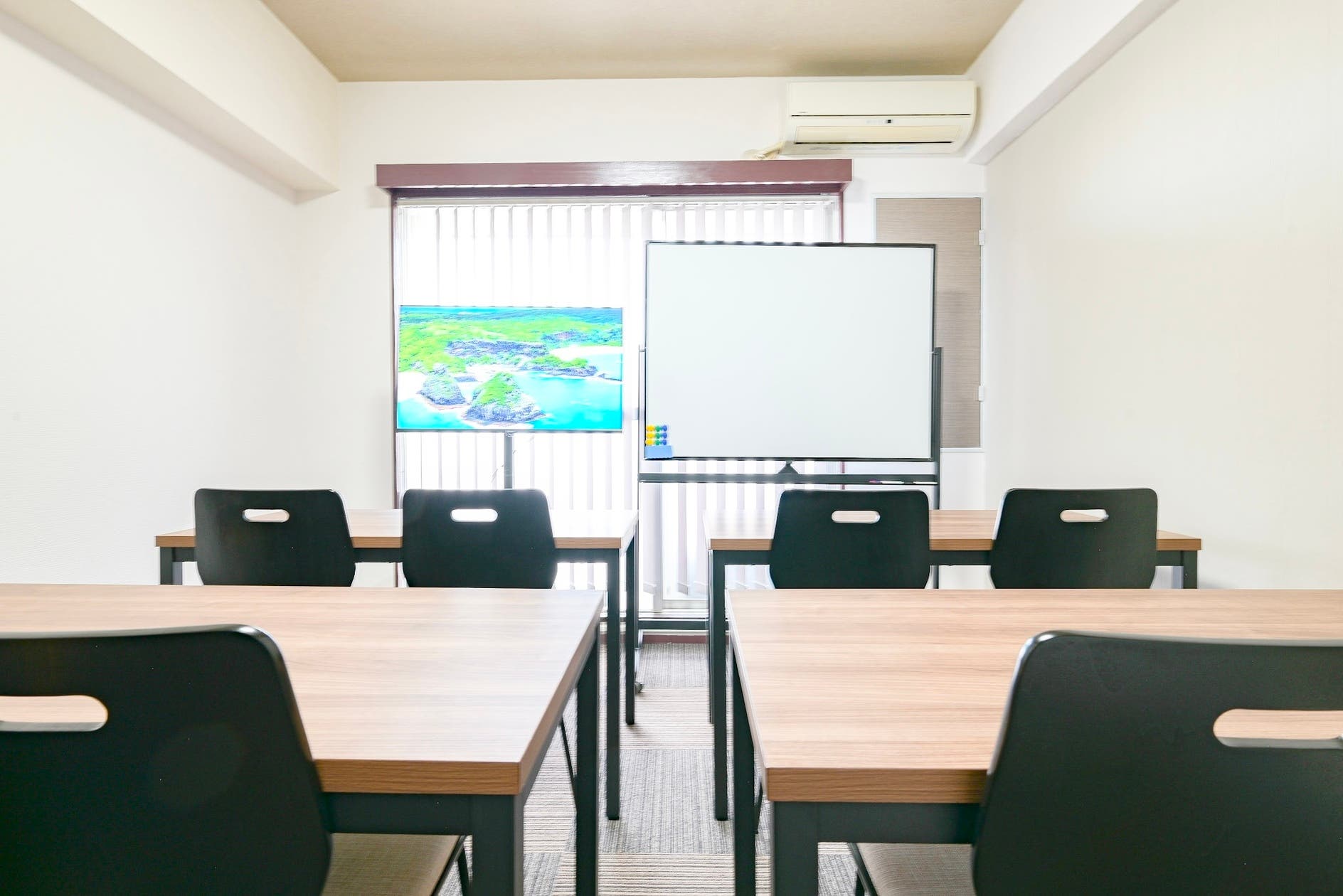 【駅近/スマイリー会議室】名古屋駅 徒歩3分/最大12名/Wi-Fi/セミナー/ミーティング/Web会議/モニター/ボードゲームの写真10