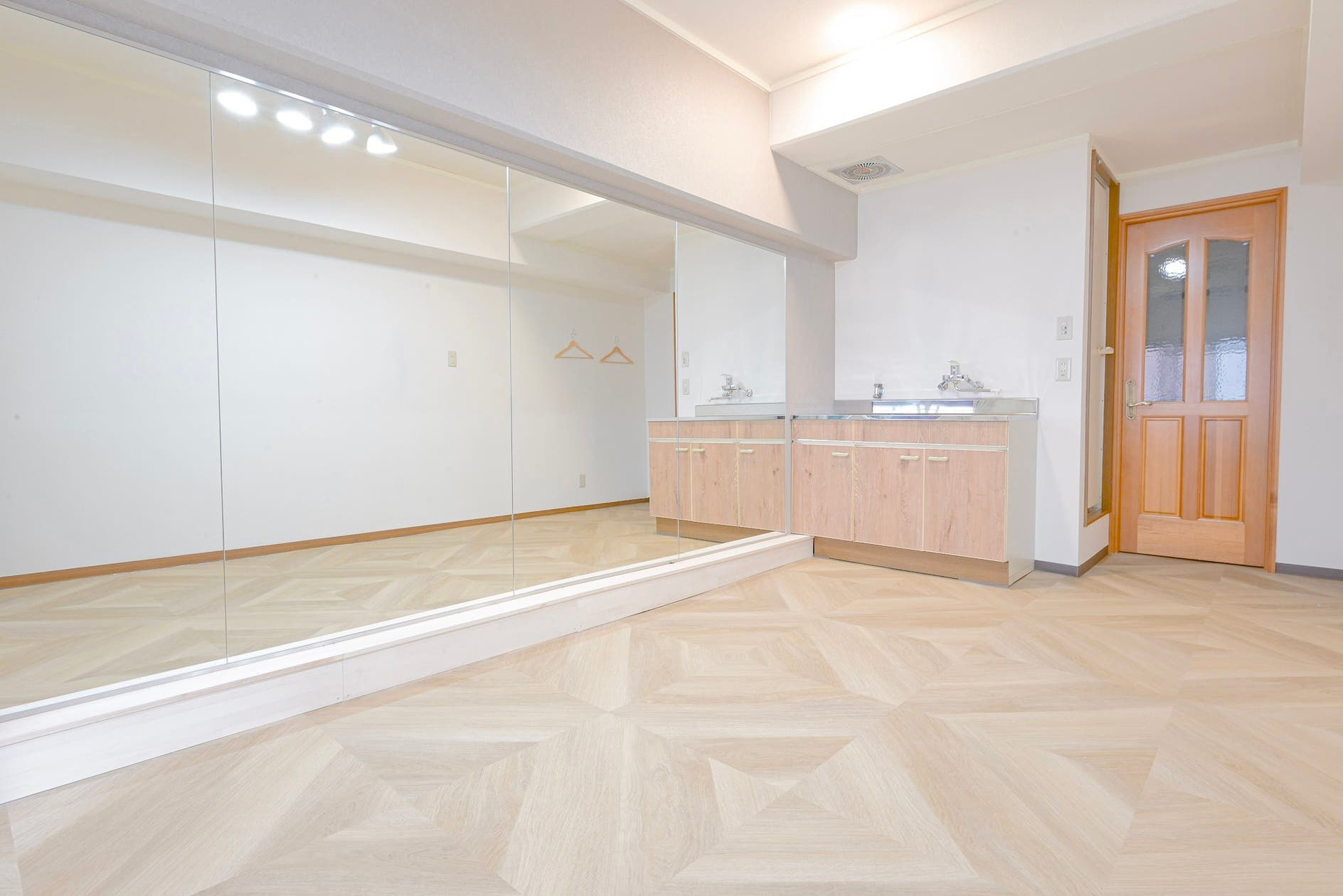 【金山駅徒歩1分］ダンスができるレンタルスタジオ【24時間営業】の写真8