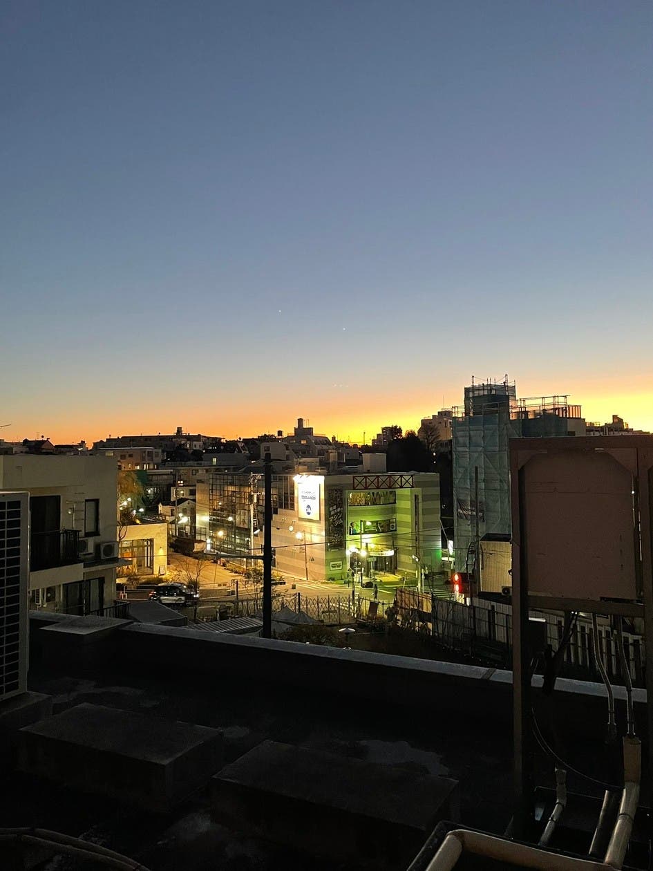 【下北沢駅徒歩3分！】最上階4階！窓が多く風通しも良く眺望も良し✨の写真18