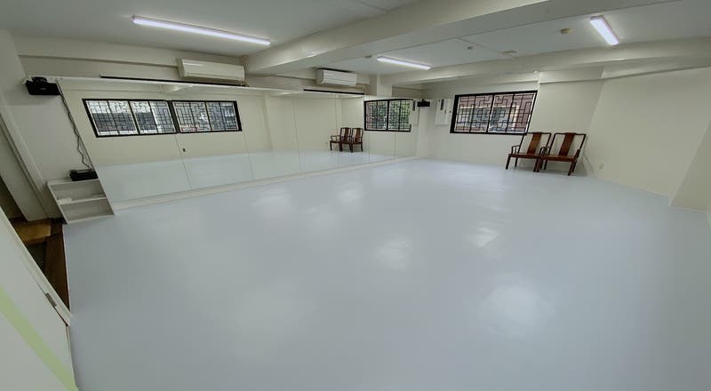久屋大通駅から徒歩7分のダンススタジオ