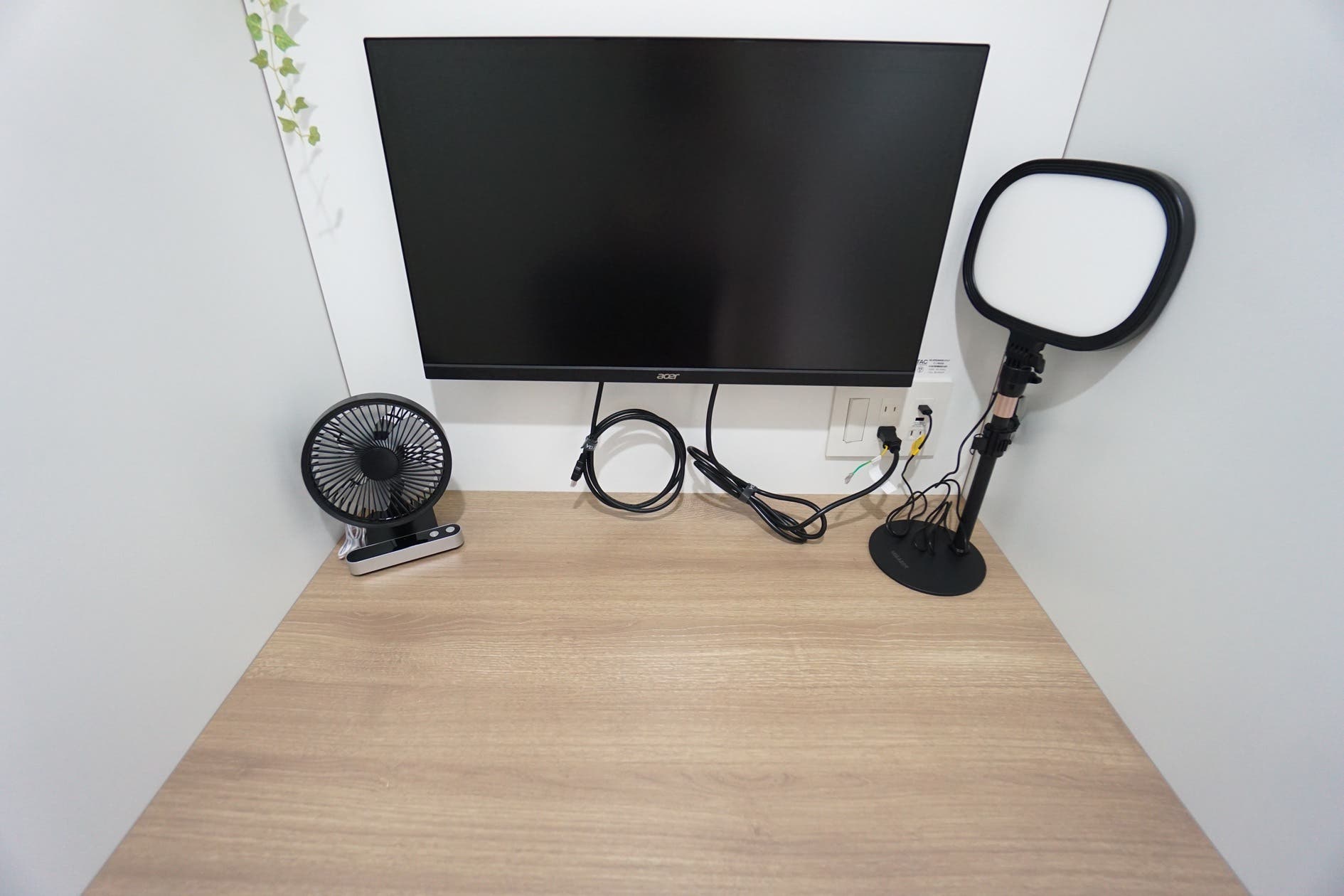 ＜ワークブース天神南No.2＞天神南駅徒歩1分✨完全個室🚪Wi-Fi📶モニター🖥️電源🔌テレワーク/面接/自習/作業の写真2