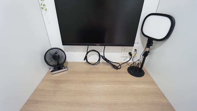 <ワークブース天神南No.2>天神南駅徒歩1分✨完全個室🚪Wi-Fi📶モニター🖥️電源🔌テレワーク/面接/自習/作業の写真2