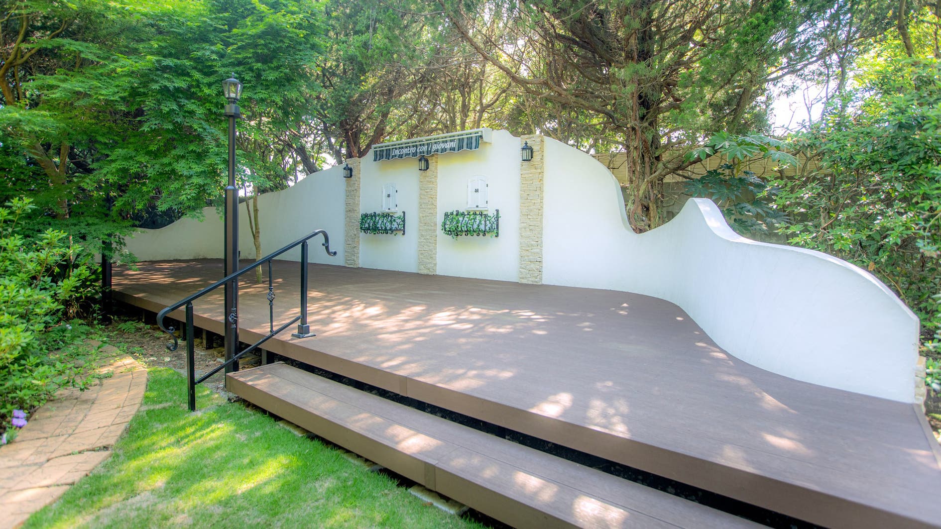 天然芝や竹林が魅力のスタジオです。の写真6