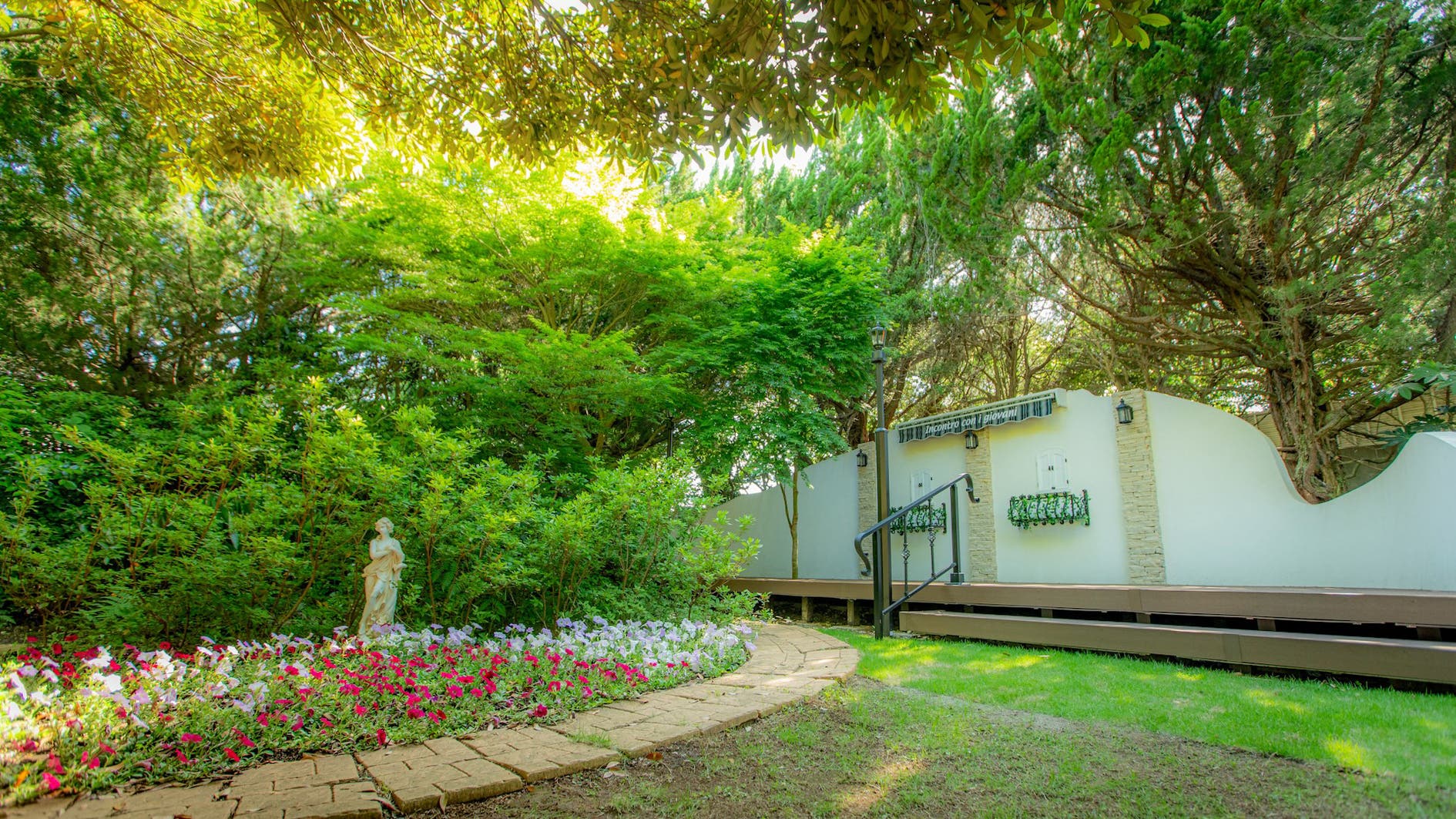 天然芝や竹林が魅力のスタジオです。の写真7