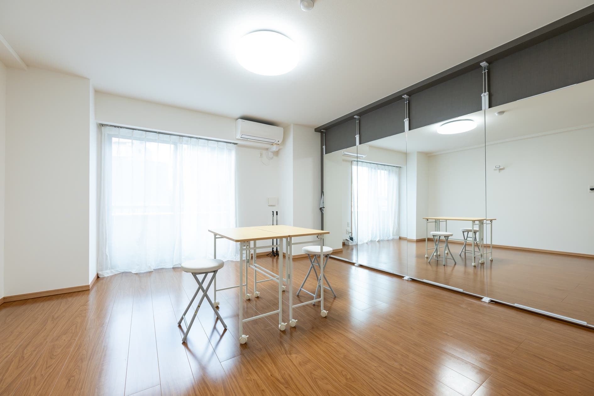 春日部駅1分✨ダンス・ヨガ・施術におすすめのレンタルスタジオ/サロン🪩1～3名利用に最適・大型鏡あり🪞3h以上の利用で割引ありの写真5