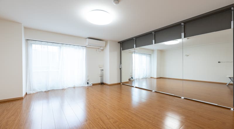 春日部駅1分✨ダンス(1人)・施術におすすめのレンタルスタジオ/サロン🪩大型鏡あり🪞3h以上の利用で割引あり
