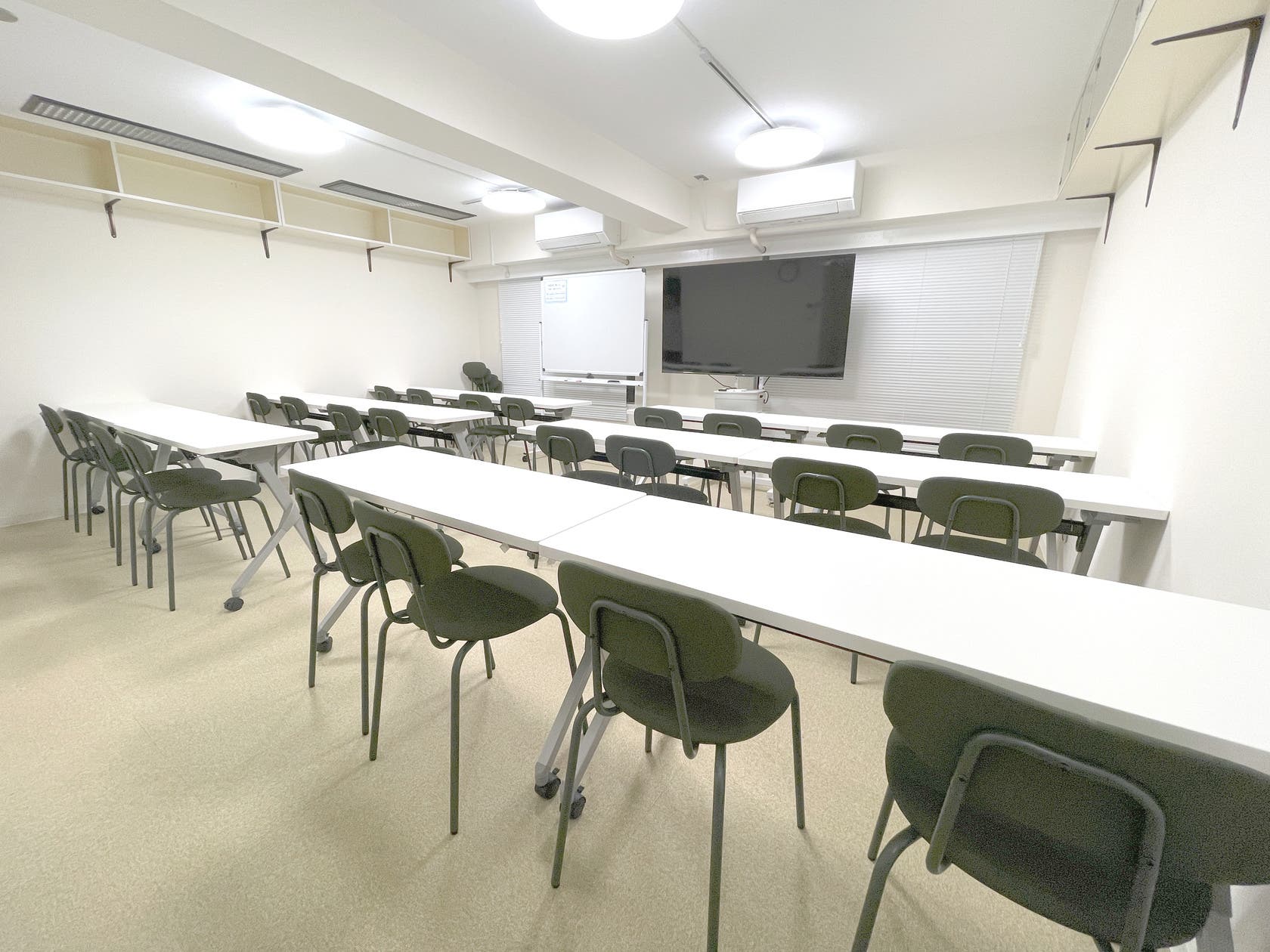 2024年11月OPEN!　新宿駅D5出口徒歩20秒!　セミナー会場・貸会議室！の写真3