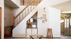 【貸切OK】1階フロアー:靴を脱いでくつろぐ一軒家カフェ|営業日・定休日も利用可 : 自然光×木の空間×吹き抜けの写真2