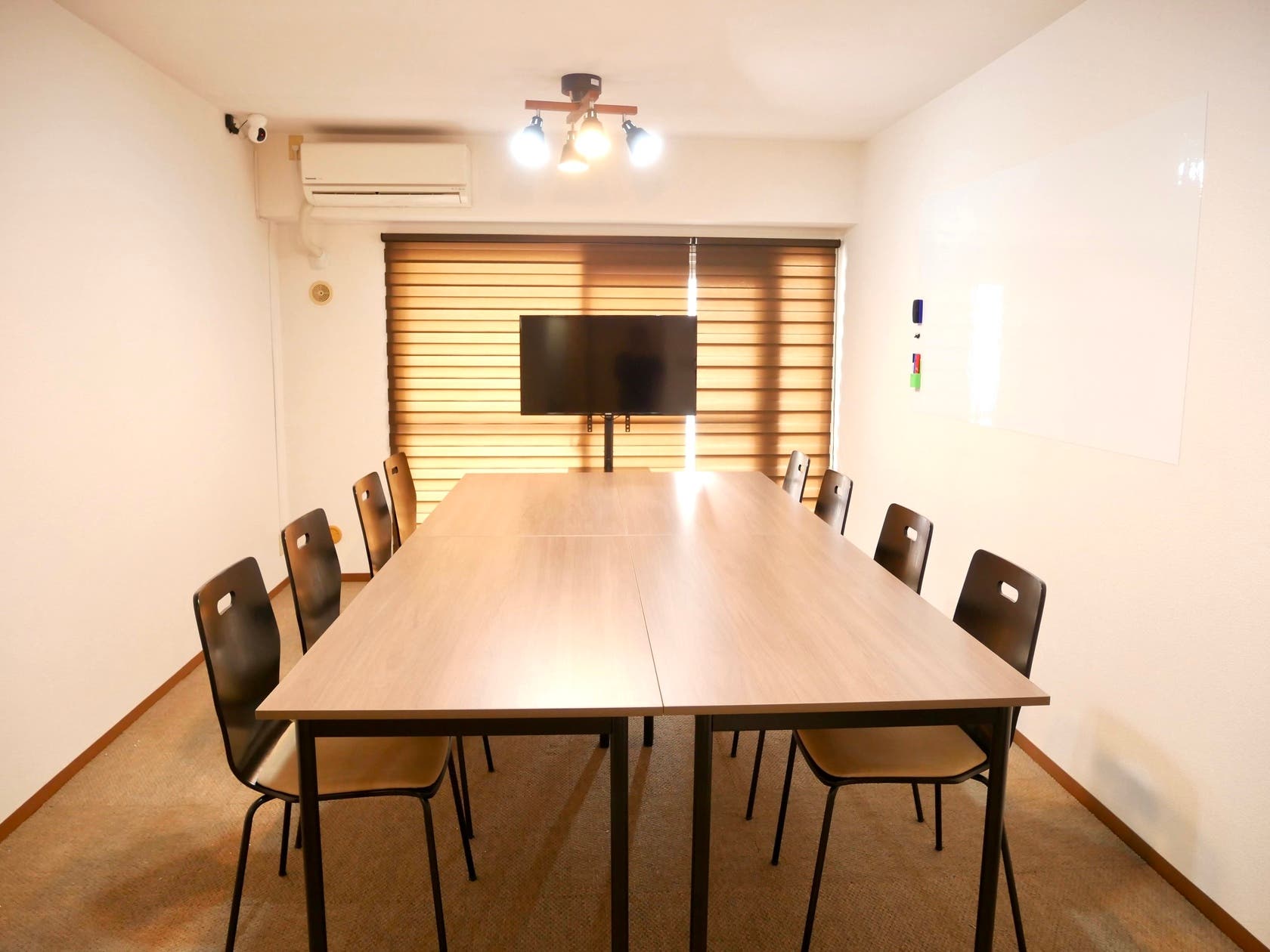 「高田馬場駅 徒歩2分🚶！大型モニター、無料Wi-Fi、分離可能デスクで、セミナー、ワークショップに最適👥✨」の写真6