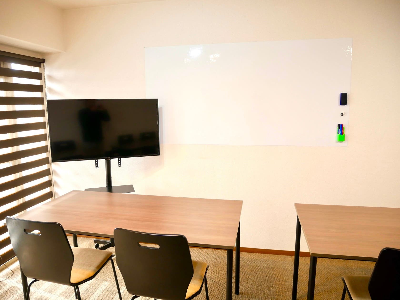 「高田馬場駅 徒歩2分🚶！大型モニター、無料Wi-Fi、分離可能デスクで、セミナー、ワークショップに最適👥✨」の写真11