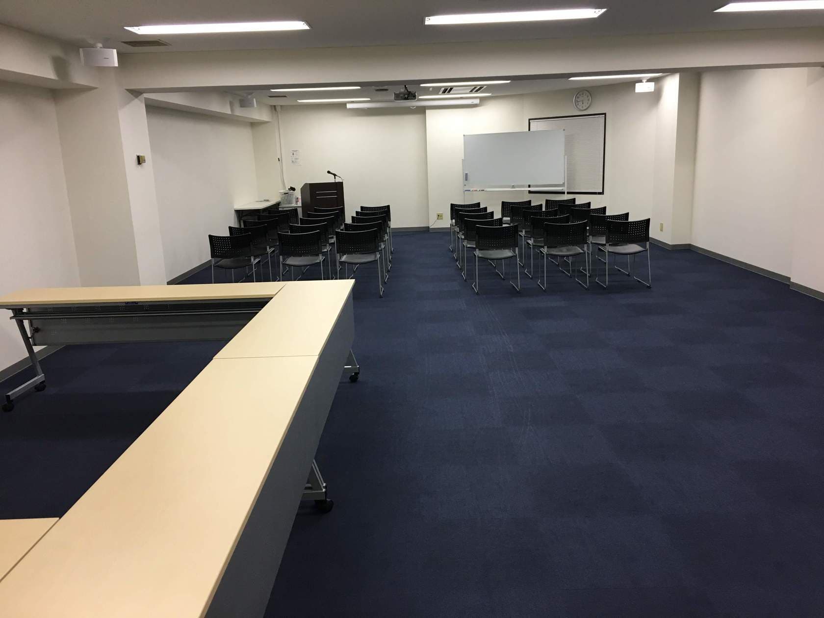 2号室【四ツ橋・心斎橋エリア！駅から徒歩0秒！】スクール形式６０名まで。無料備品も多数！同ビル内に複数会場の写真24