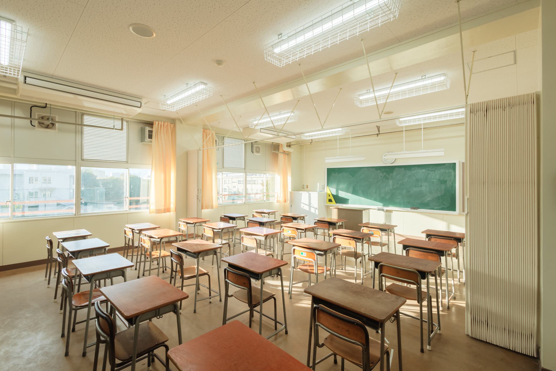 梅田から電車で10分庄内駅から徒歩5分【🏫懐かしさと非日常を味わえる廃校教室レンタルスペース】の写真9