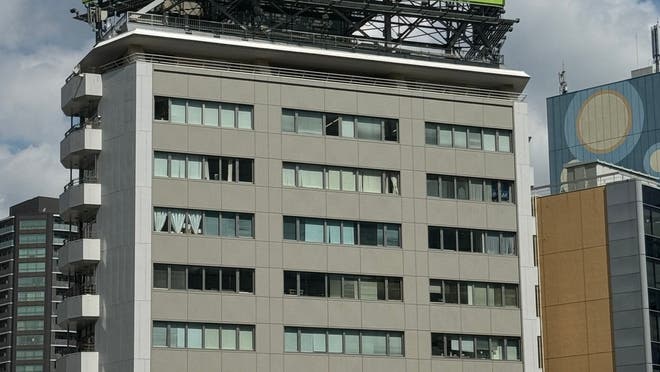 【六本木駅徒歩1分】洗練されたオフィスビル7階 六本木100feetの写真6