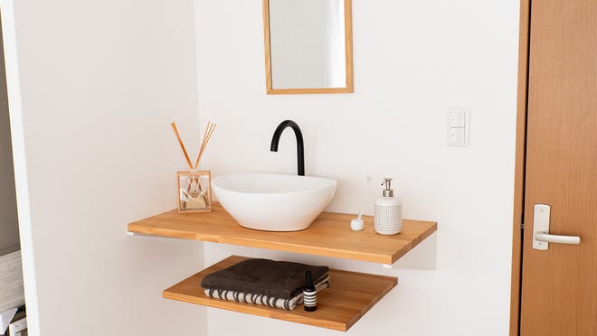 【スタジオE】自然光が差し込むキッチン・お風呂が設けられた空間の写真5