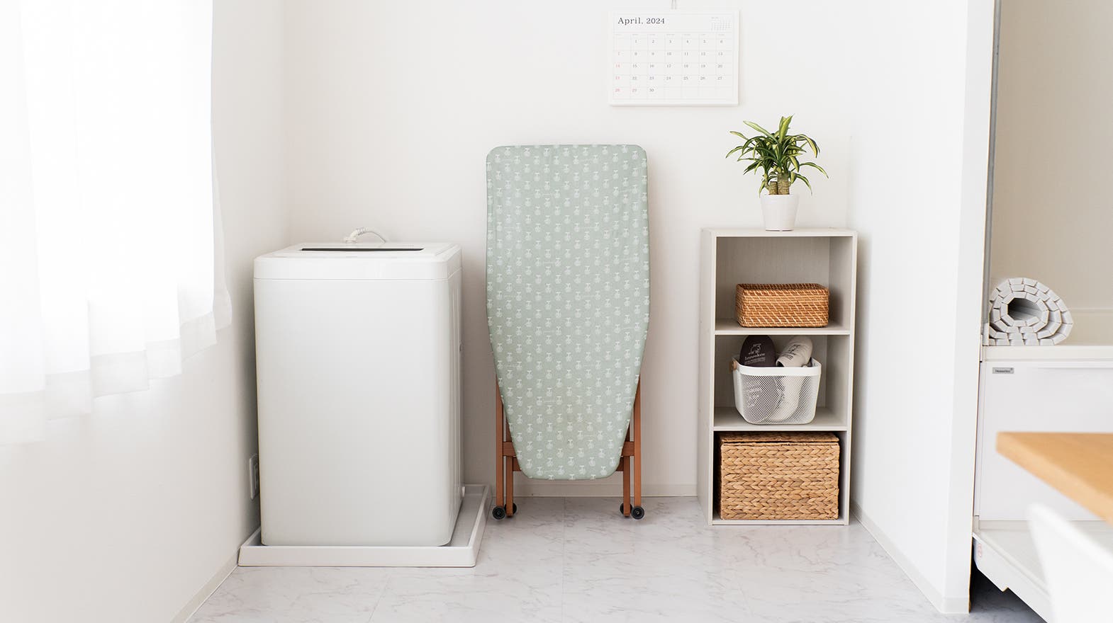 【スタジオE】自然光が差し込むキッチン・お風呂が設けられた空間の写真6