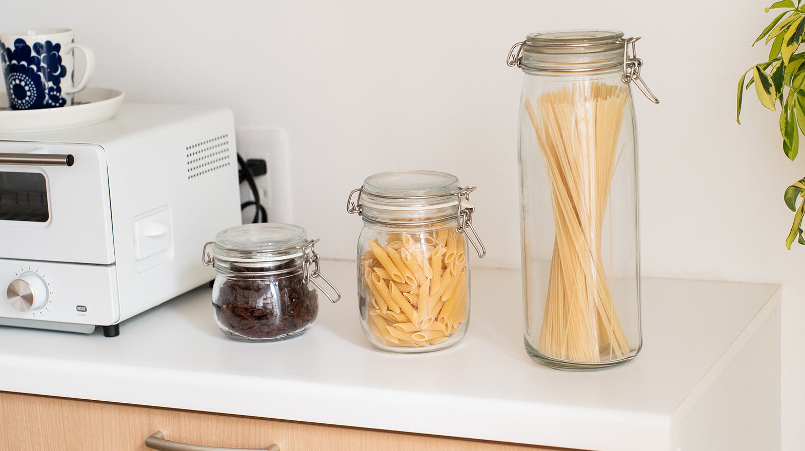 【スタジオE】自然光が差し込むキッチン・お風呂が設けられた空間の写真15