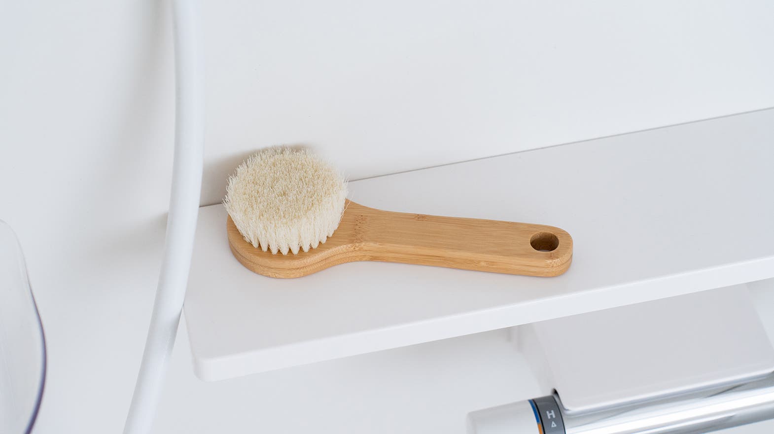 【スタジオE】自然光が差し込むキッチン・お風呂が設けられた空間の写真26