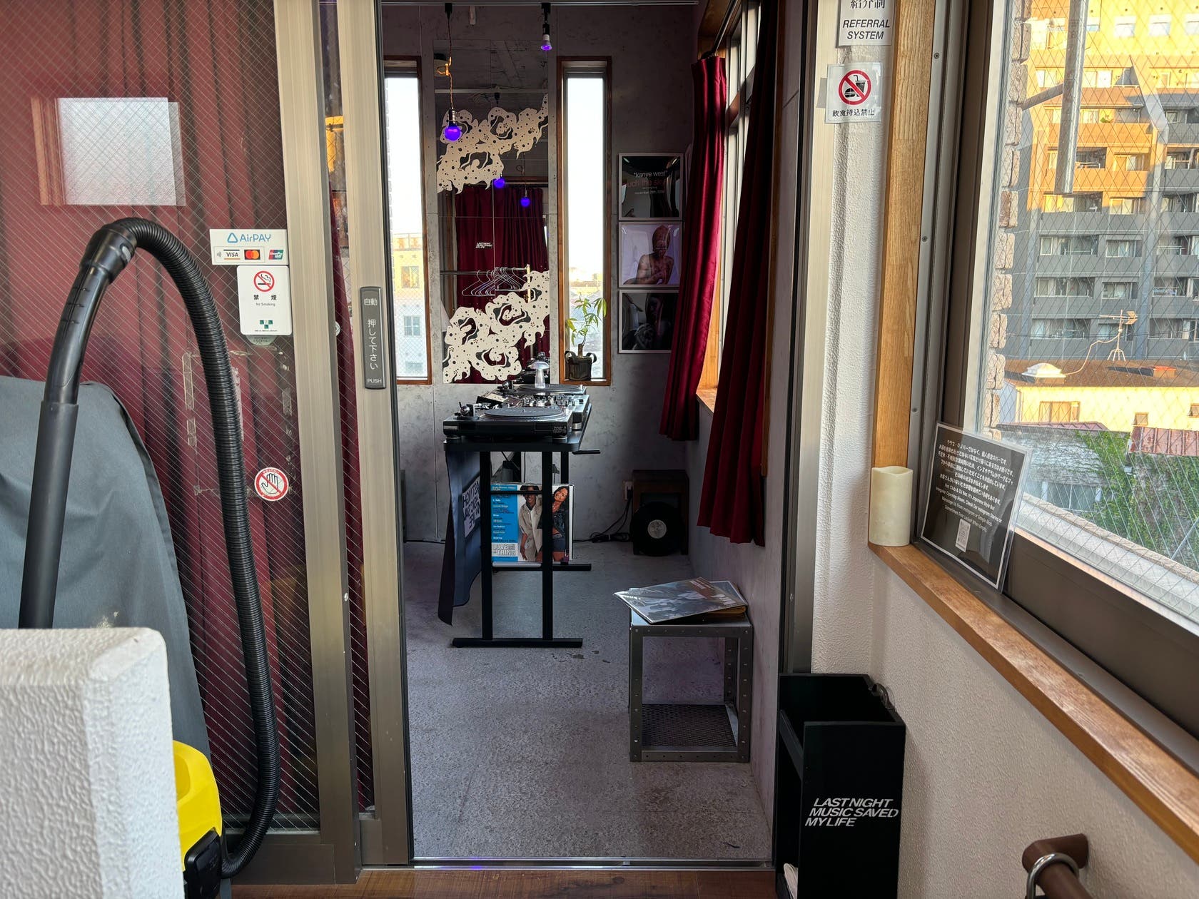 【下北沢駅徒歩3分！】最上階4階！窓が多く風通しも良く眺望も良し✨の写真16