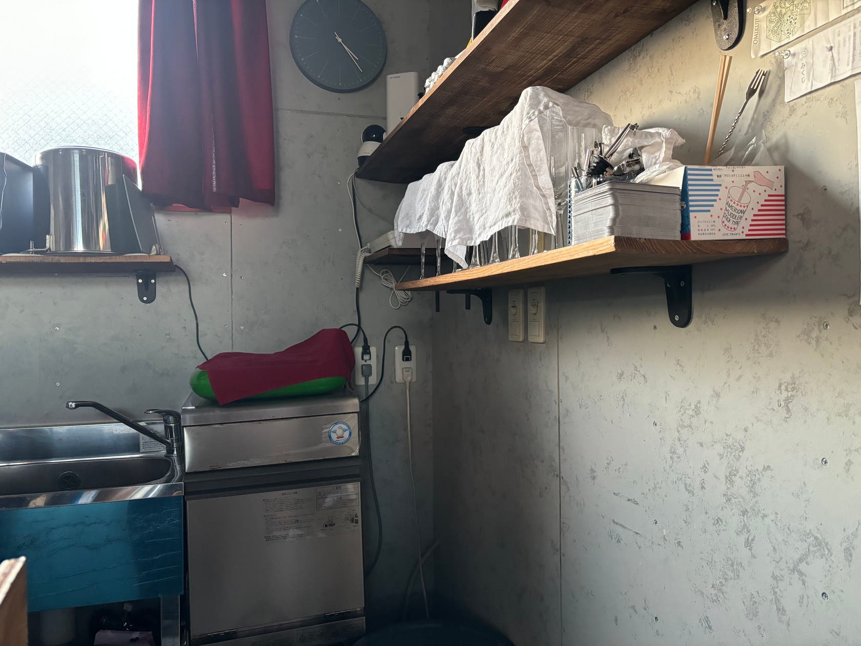 【下北沢駅徒歩3分！】最上階4階！窓が多く風通しも良く眺望も良し✨の写真13