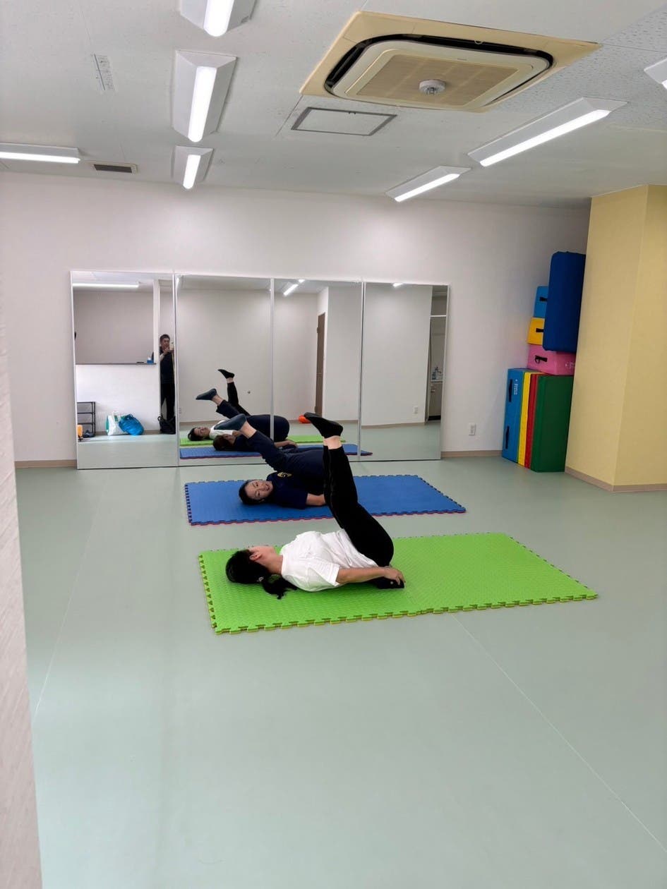 JR美章園駅から徒歩5分の好立地で撮影、芝居練習、ヨガ・ピラティス・ダンスレッスンなど、多彩な用途に対応できる多機能スペースですの写真9