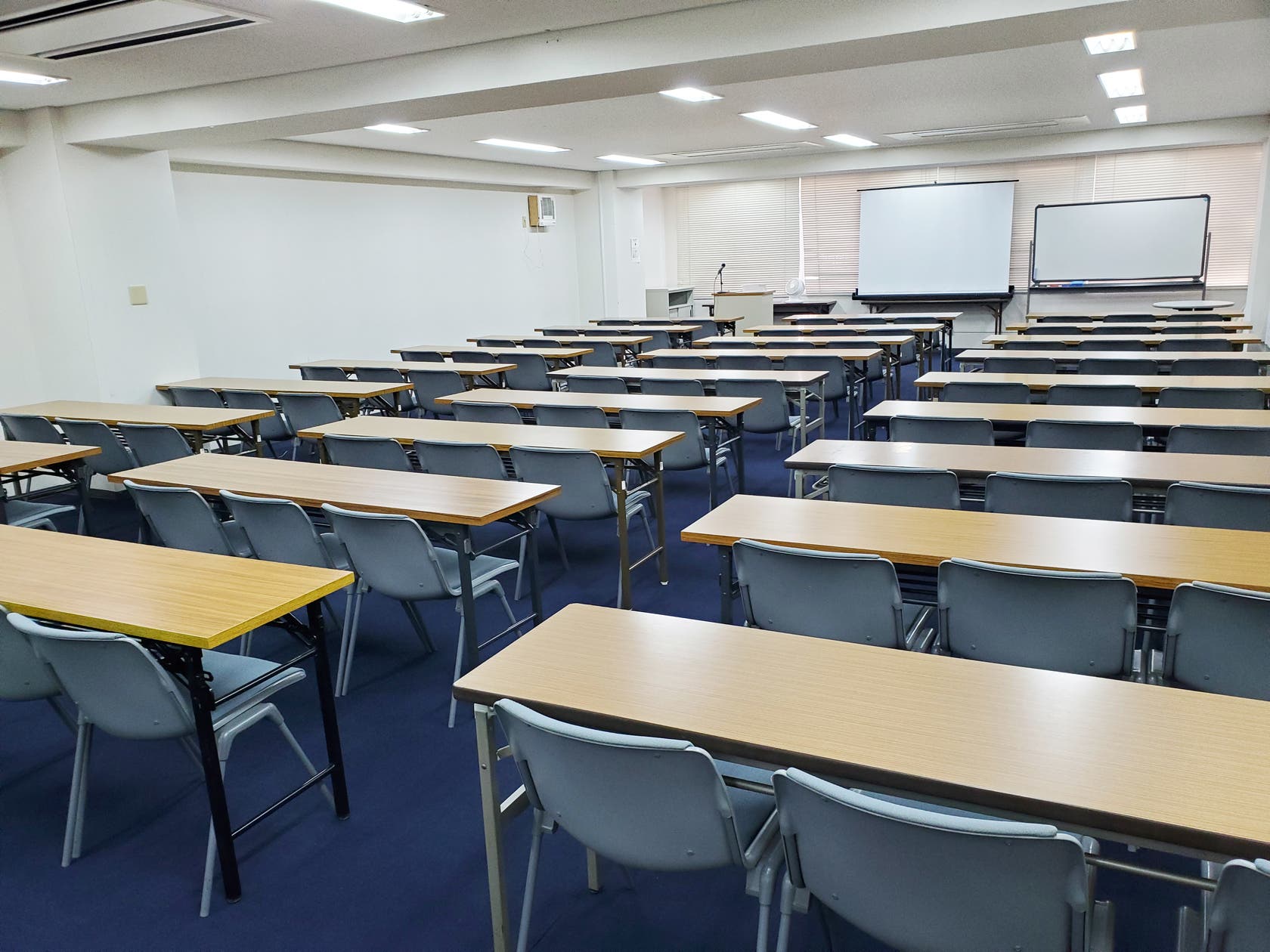 6階A室【心斎橋・堀江・アメ村エリア。駅から徒歩30秒！】無料備品も充実！展示会や交流イベントに最適の写真10