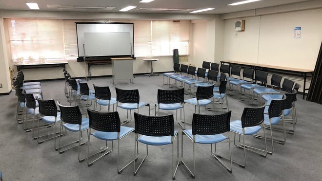 6階A室【心斎橋・堀江・アメ村エリア。駅から徒歩30秒!】無料備品も充実!展示会や交流イベントに最適の写真2