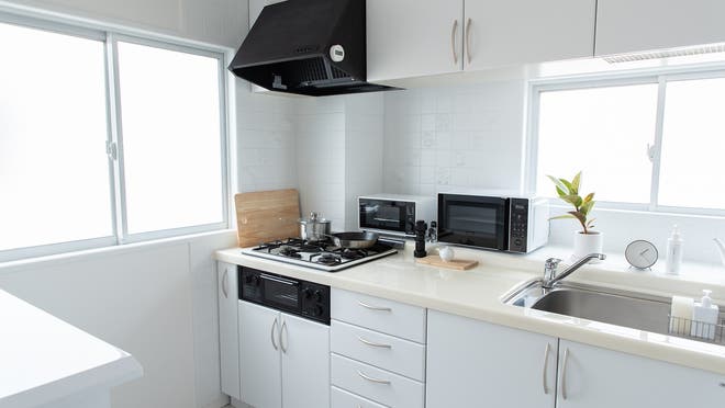 【スタジオJ】清潔感のあるホワイトを基調としたキッチンダイニングスタジオ、スタジオJの写真3