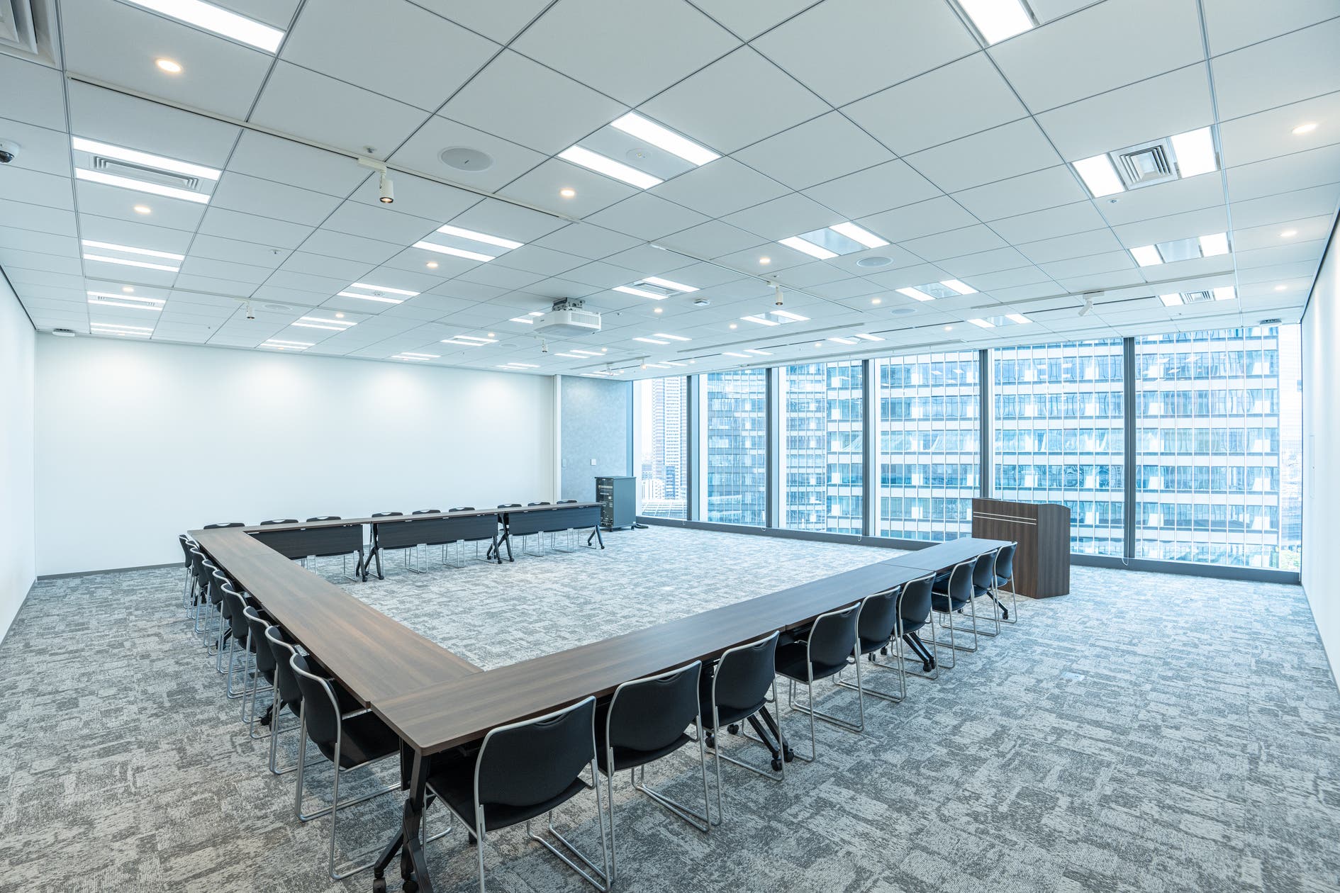 【APイノゲート大阪】ROOM C／全てのお客様のあらゆるご要望に、高い信頼と品質での写真6