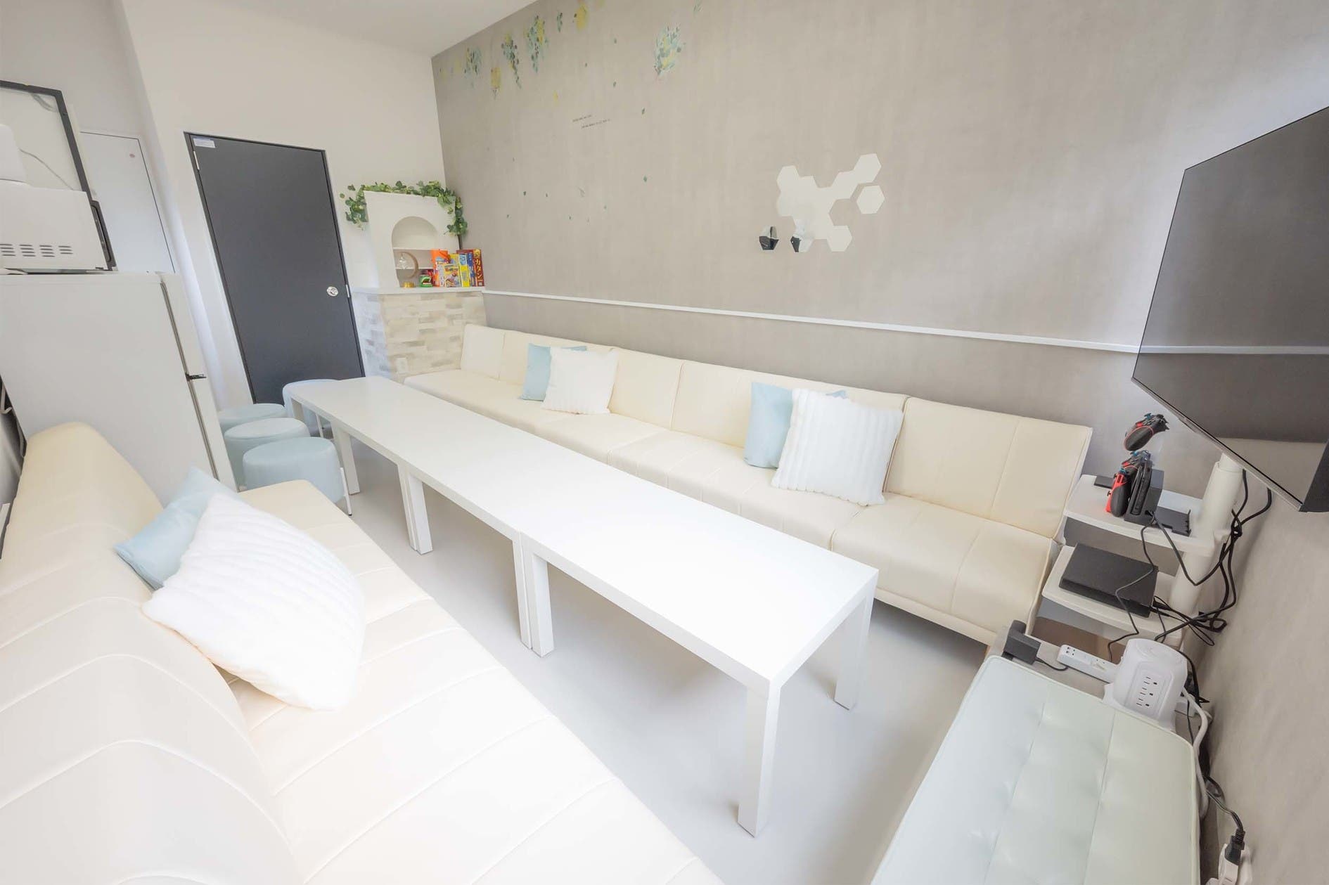 NEW🎉最大24名🉐東梅田駅3分🥳大人気ゲーム機🎮女子会💗推し活🌟タコパ🐙パーティ🥂24H🏪Lily梅田の写真17