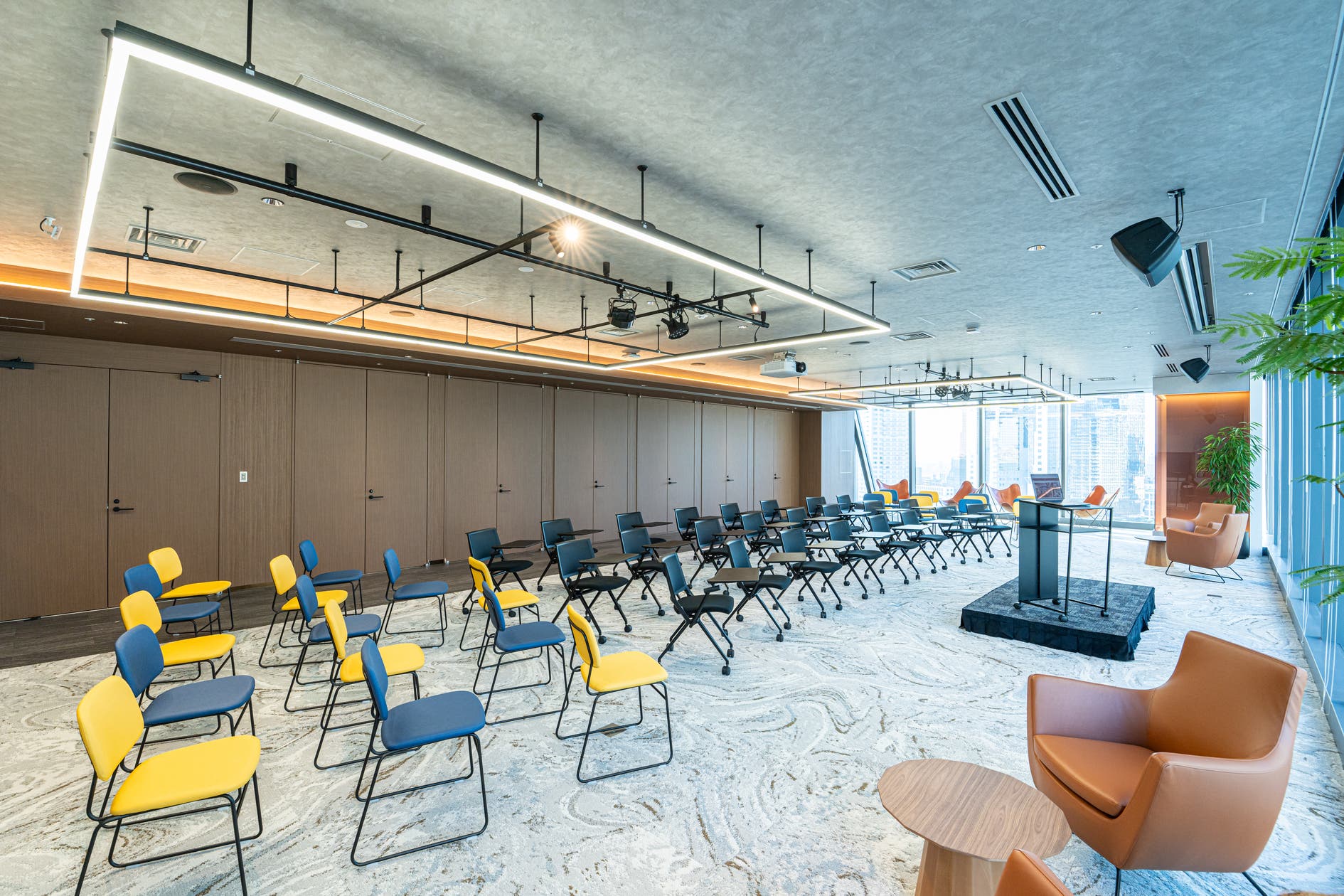 【APイノゲート大阪】ROOM クリエイティブラウンジ／全てのお客様のあらゆるご要望に、高い信頼と品質での写真5