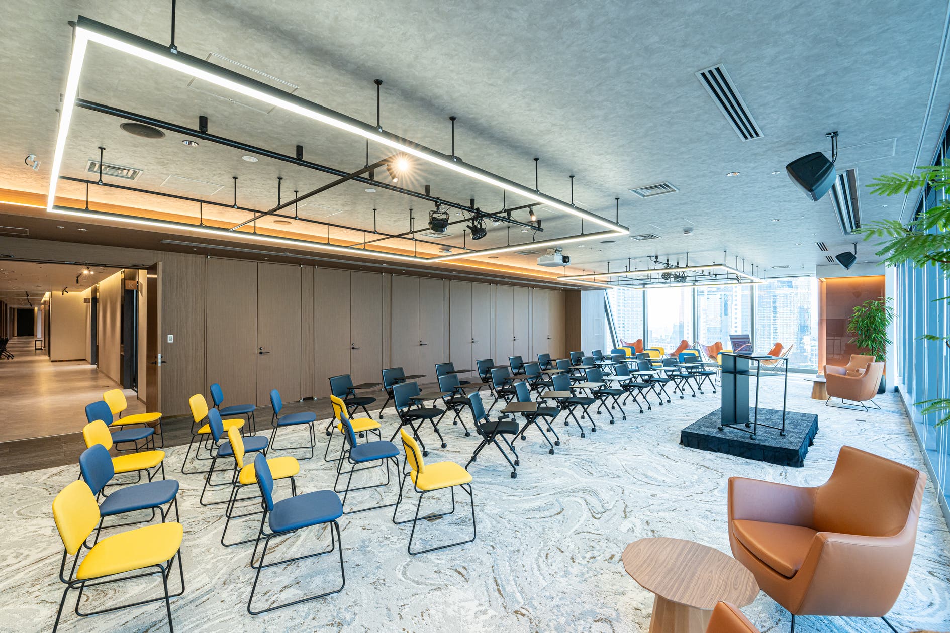 【APイノゲート大阪】ROOM クリエイティブラウンジ／全てのお客様のあらゆるご要望に、高い信頼と品質での写真6