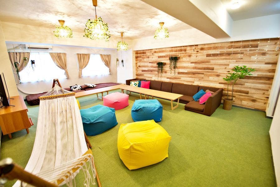 🎄クリスマス＆忘年会シーズン到来🎅🥂ド迫力65型TV✨サークル🕺オフ会/ママ会👦💠無料高速Wi-Fi[56]の写真1