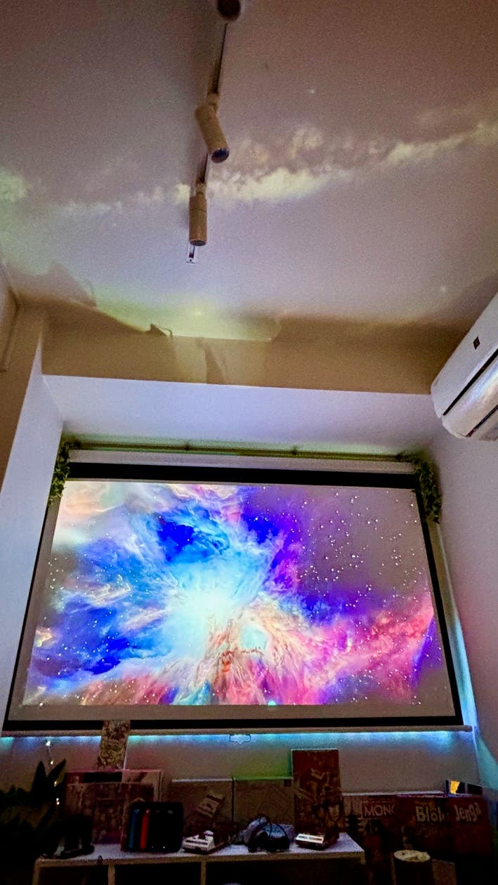 しっぽりデートに人気❣️✨市役所横くつろぎ空間❣️84㌅スクリーンでマイ映画館🎞️マットレスソファでゴロゴロ～の写真16