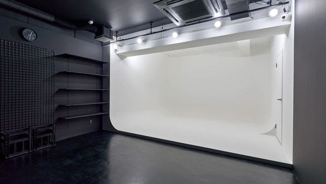 青山一丁目駅から徒歩7分・外苑前駅から徒歩4分|白ホリと黒背景が使える無料機材が豊富に揃った格安レンタル撮影スタジオの写真8
