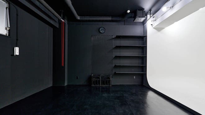 青山一丁目駅から徒歩7分・外苑前駅から徒歩4分|白ホリと黒背景が使える無料機材が豊富に揃った格安レンタル撮影スタジオの写真12